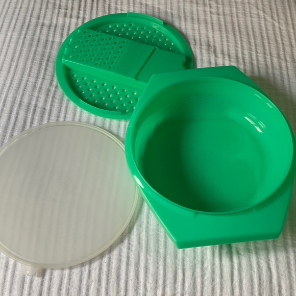 Tupperware | Kitchen | Vintage Tupperware Gratercontainer | Poshmark